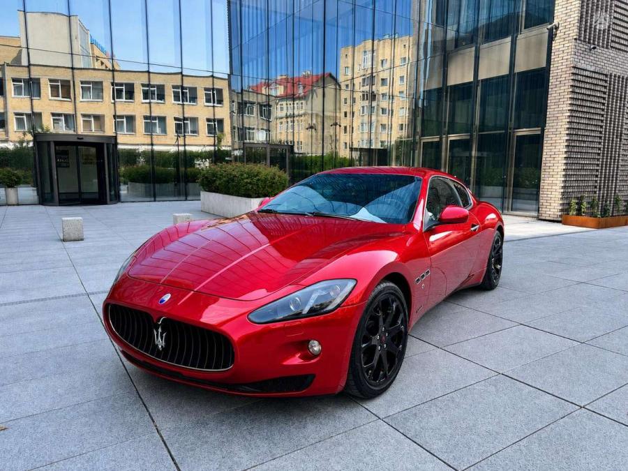 Red Maserati Granturismo 2008 in Vilnius, with an engine capacity of 4.24 L and mileage of 112 thousand km for 35000 €, photo 3 on AUTOMOTO.COM.LV
