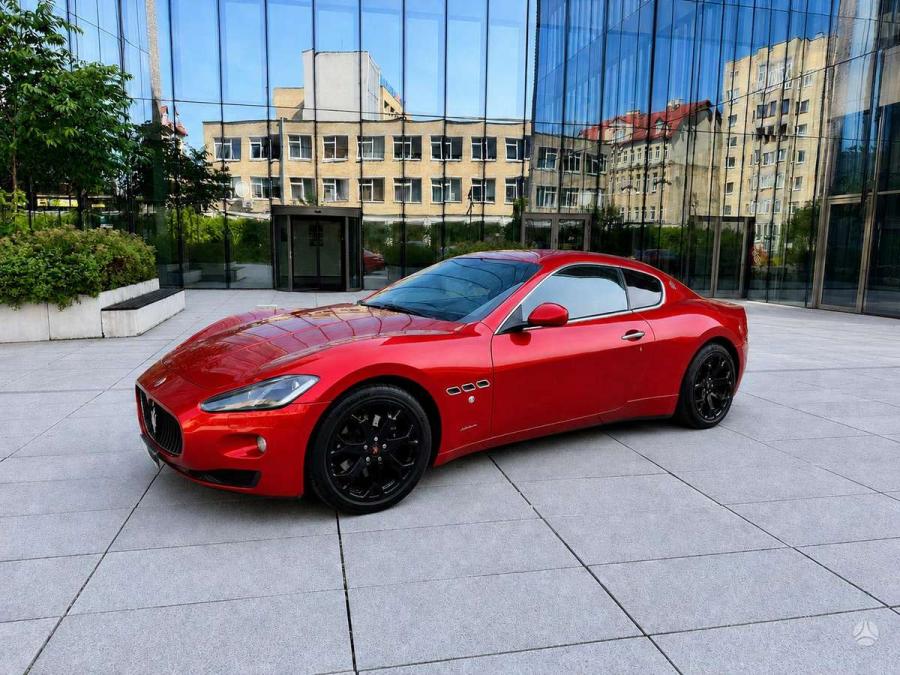 Red Maserati Granturismo 2008 in Vilnius, with an engine capacity of 4.24 L and mileage of 112 thousand km for 35000 €, photo 4 on AUTOMOTO.COM.LV