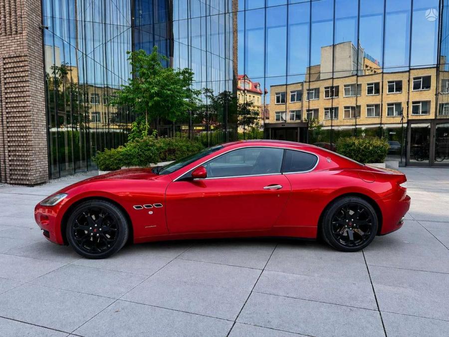 Red Maserati Granturismo 2008 in Vilnius, with an engine capacity of 4.24 L and mileage of 112 thousand km for 35000 €, photo 6 on AUTOMOTO.COM.LV