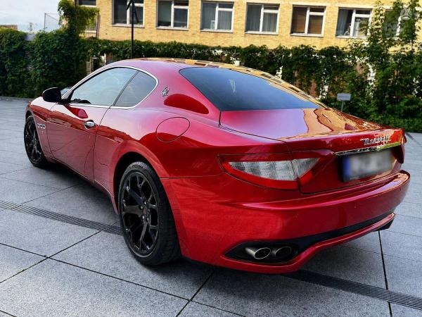 Red Maserati Granturismo 2008 in Vilnius, with an engine capacity of 4.24 L and mileage of 112 thousand km for 35000 €, photo 6 on AUTOMOTO.COM.LV