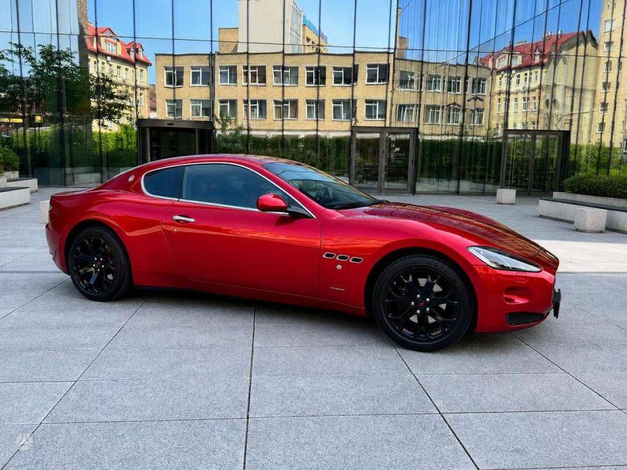 Red Maserati Granturismo 2008 in Vilnius, with an engine capacity of 4.24 L and mileage of 112 thousand km for 35000 €, photo 9 on AUTOMOTO.COM.LV