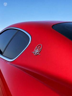 Red Maserati Granturismo 2008 in Vilnius, with an engine capacity of 4.24 L and mileage of 112 thousand km for 35000 €, photo 12 on AUTOMOTO.COM.LV