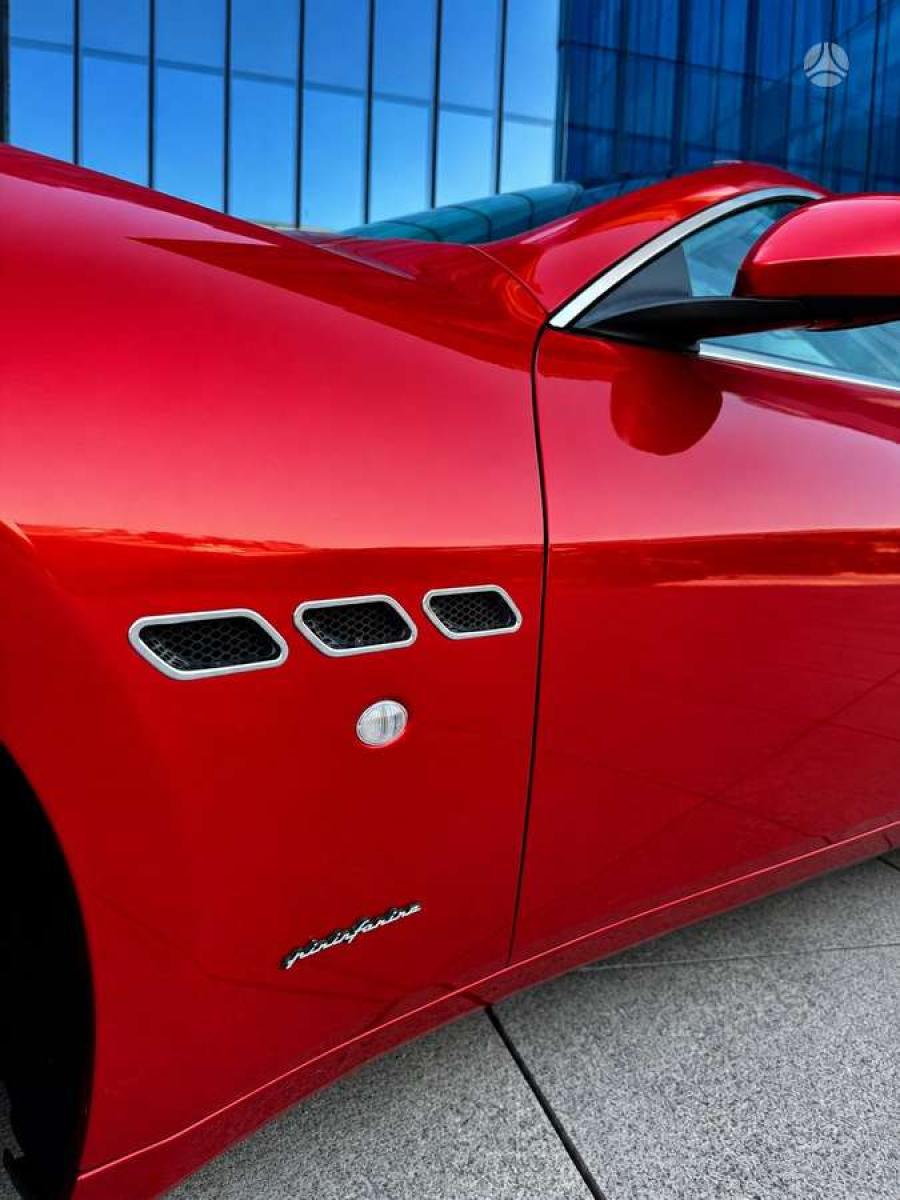 Red Maserati Granturismo 2008 in Vilnius, with an engine capacity of 4.24 L and mileage of 112 thousand km for 35000 €, photo 13 on AUTOMOTO.COM.LV