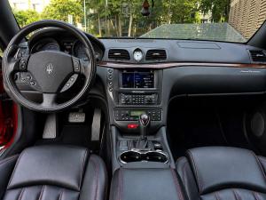 Red Maserati Granturismo 2008 in Vilnius, with an engine capacity of 4.24 L and mileage of 112 thousand km for 35000 €, photo 16 on AUTOMOTO.COM.LV