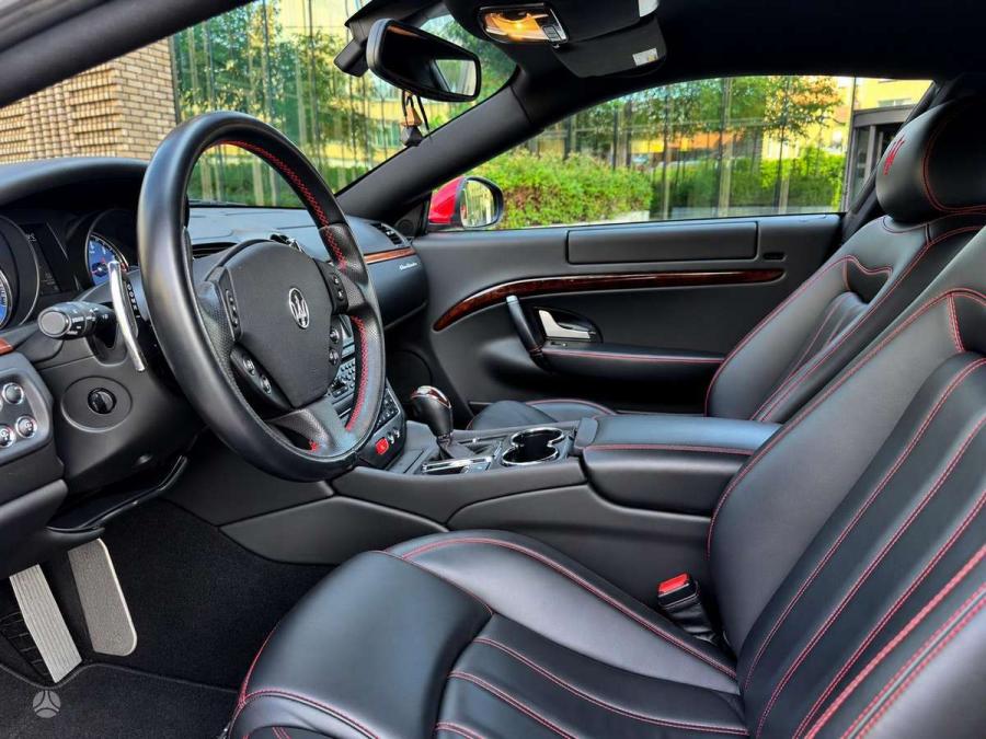 Red Maserati Granturismo 2008 in Vilnius, with an engine capacity of 4.24 L and mileage of 112 thousand km for 35000 €, photo 17 on AUTOMOTO.COM.LV