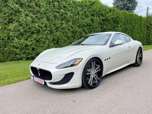 White Maserati Granturismo 2016 in Alytus, with an engine capacity of 4.70 L and mileage of 33 thousand km for 39900 €, photo 3 on AUTOMOTO.COM.LV