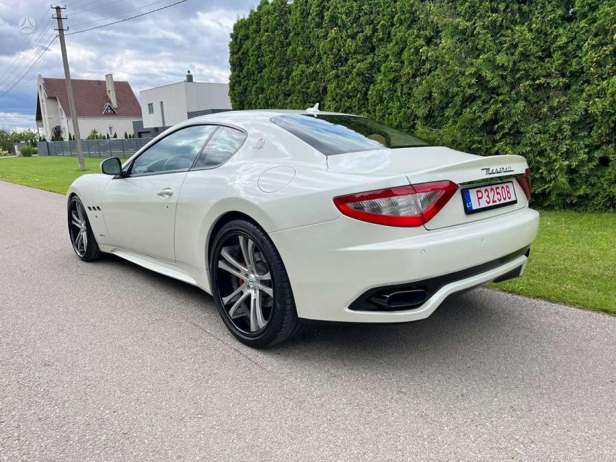White Maserati Granturismo 2016 in Alytus, with an engine capacity of 4.70 L and mileage of 33 thousand km for 39900 €, photo 6 on AUTOMOTO.COM.LV