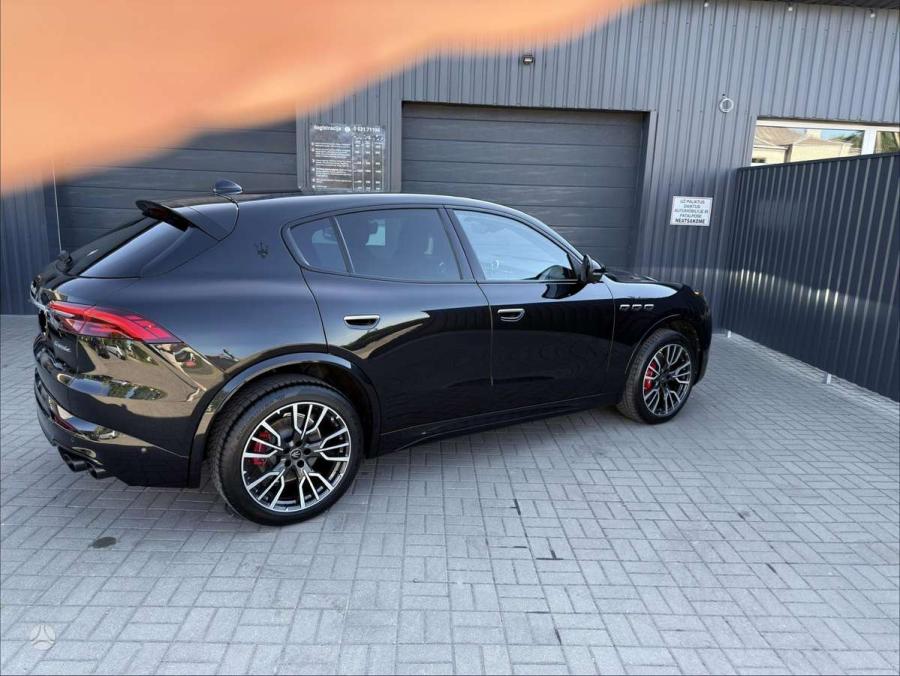 Melns Maserati Grecale 2023 Kauņa, ar dzinēja tilpumu 2.00 L un nobraukumu 83 tūkst. km par 65000 €, foto 6 vietnē AUTOMOTO.COM.LV