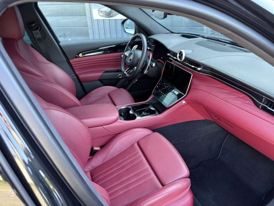 Melns Maserati Grecale 2023 Kauņa, ar dzinēja tilpumu 2.00 L un nobraukumu 83 tūkst. km par 65000 €, foto 8 vietnē AUTOMOTO.COM.LV