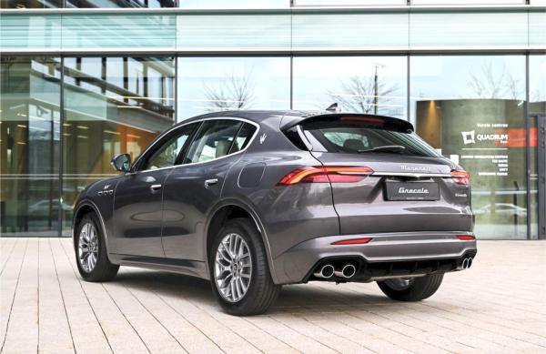 Maserati Grecale 2022 Viļņa, ar dzinēja tilpumu 2.00 L un nobraukumu 49 tūkst. km par 43700 €, foto 2 vietnē AUTOMOTO.COM.LV