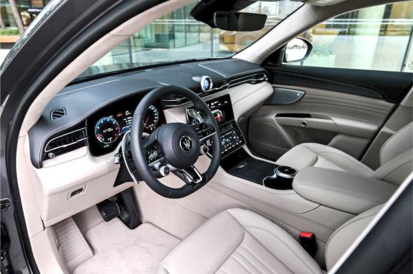 Maserati Grecale 2022 Viļņa, ar dzinēja tilpumu 2.00 L un nobraukumu 49 tūkst. km par 43700 €, foto 7 vietnē AUTOMOTO.COM.LV