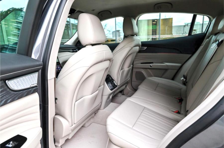 Maserati Grecale 2022 Viļņa, ar dzinēja tilpumu 2.00 L un nobraukumu 49 tūkst. km par 43700 €, foto 9 vietnē AUTOMOTO.COM.LV
