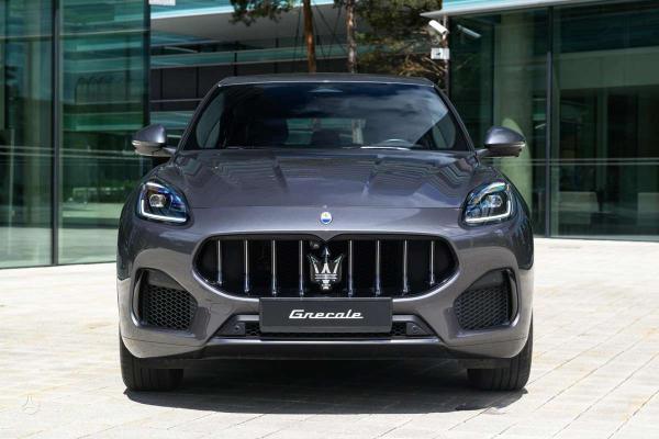 Pelēks Maserati Grecale 2023 Viļņa, ar dzinēja tilpumu 2.00 L un nobraukumu 50 tūkst. km par 43550 €, foto 2 vietnē AUTOMOTO.COM.LV
