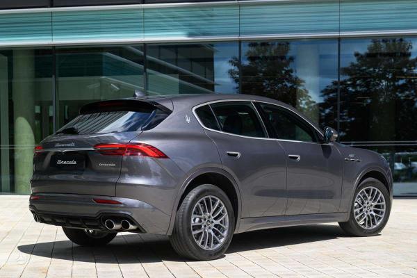 Pelēks Maserati Grecale 2023 Viļņa, ar dzinēja tilpumu 2.00 L un nobraukumu 50 tūkst. km par 43550 €, foto 6 vietnē AUTOMOTO.COM.LV