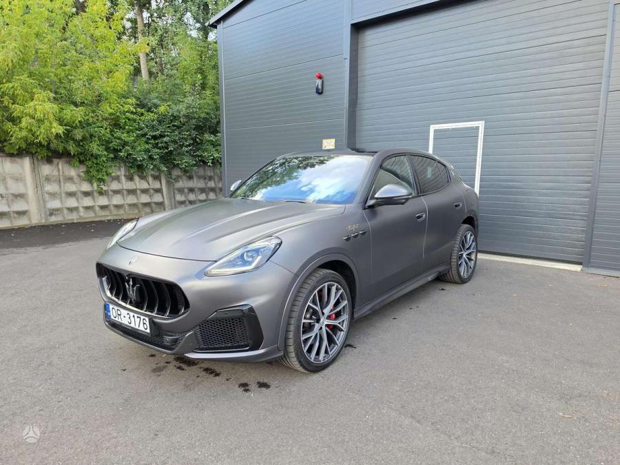 Grey Maserati Grecale 2023 in Kaunas, with an engine capacity of 3.00 L and mileage of 74 thousand km for 39900 €, photo 1 on AUTOMOTO.COM.LV