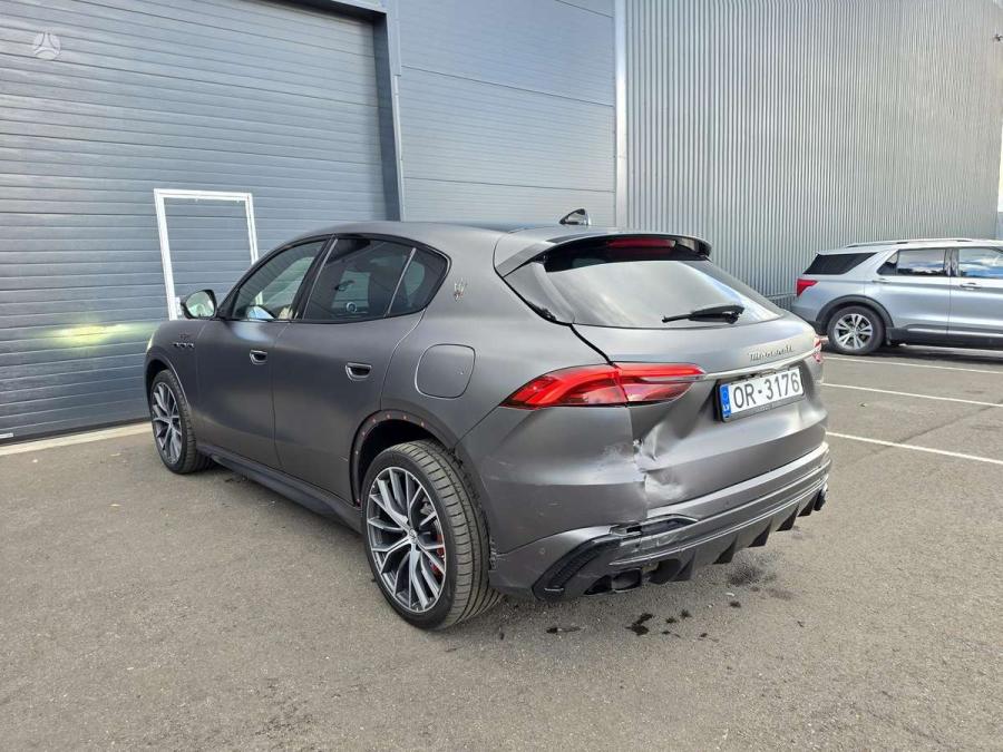 Grey Maserati Grecale 2023 in Kaunas, with an engine capacity of 3.00 L and mileage of 74 thousand km for 39900 €, photo 5 on AUTOMOTO.COM.LV