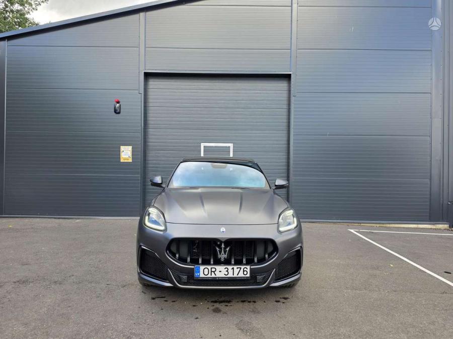 Grey Maserati Grecale 2023 in Kaunas, with an engine capacity of 3.00 L and mileage of 74 thousand km for 39900 €, photo 8 on AUTOMOTO.COM.LV