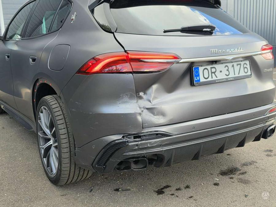 Grey Maserati Grecale 2023 in Kaunas, with an engine capacity of 3.00 L and mileage of 74 thousand km for 39900 €, photo 10 on AUTOMOTO.COM.LV