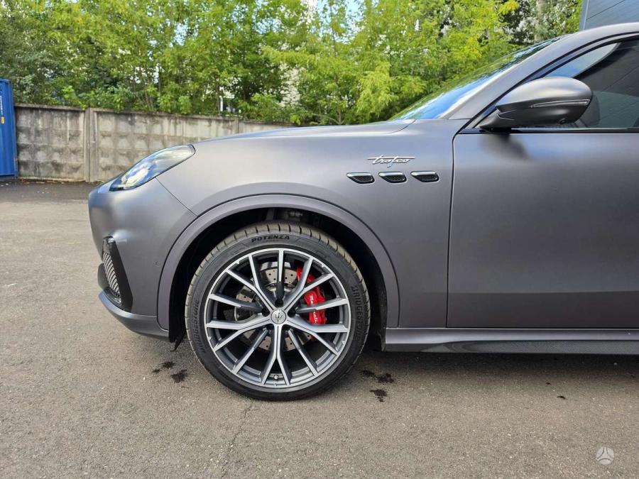 Grey Maserati Grecale 2023 in Kaunas, with an engine capacity of 3.00 L and mileage of 74 thousand km for 39900 €, photo 15 on AUTOMOTO.COM.LV