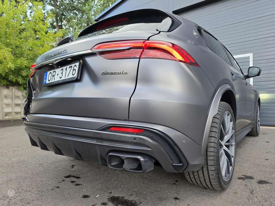 Grey Maserati Grecale 2023 in Kaunas, with an engine capacity of 3.00 L and mileage of 74 thousand km for 39900 €, photo 25 on AUTOMOTO.COM.LV