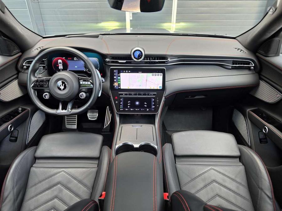 Grey Maserati Grecale 2023 in Kaunas, with an engine capacity of 3.00 L and mileage of 74 thousand km for 39900 €, photo 27 on AUTOMOTO.COM.LV