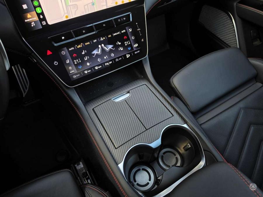 Grey Maserati Grecale 2023 in Kaunas, with an engine capacity of 3.00 L and mileage of 74 thousand km for 39900 €, photo 47 on AUTOMOTO.COM.LV