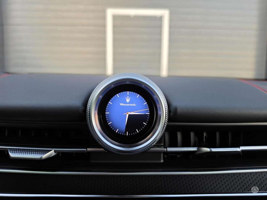 Grey Maserati Grecale 2023 in Kaunas, with an engine capacity of 3.00 L and mileage of 74 thousand km for 39900 €, photo 49 on AUTOMOTO.COM.LV