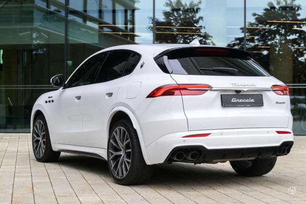 Balts Maserati Grecale 2023 Viļņa, ar dzinēja tilpumu 2.00 L un nobraukumu 43 tūkst. km par 62900 €, foto 3 vietnē AUTOMOTO.COM.LV