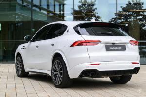Balts Maserati Grecale 2023 Viļņa, ar dzinēja tilpumu 2.00 L un nobraukumu 43 tūkst. km par 62900 €, foto 4 vietnē AUTOMOTO.COM.LV