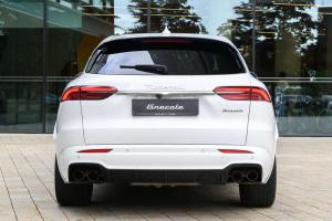 Balts Maserati Grecale 2023 Viļņa, ar dzinēja tilpumu 2.00 L un nobraukumu 43 tūkst. km par 62900 €, foto 5 vietnē AUTOMOTO.COM.LV