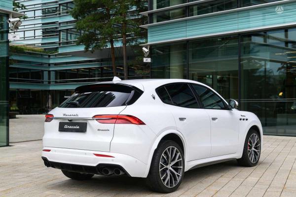 Balts Maserati Grecale 2023 Viļņa, ar dzinēja tilpumu 2.00 L un nobraukumu 43 tūkst. km par 62900 €, foto 5 vietnē AUTOMOTO.COM.LV