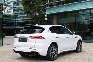 Balts Maserati Grecale 2023 Viļņa, ar dzinēja tilpumu 2.00 L un nobraukumu 43 tūkst. km par 62900 €, foto 6 vietnē AUTOMOTO.COM.LV