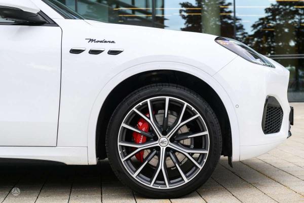 Balts Maserati Grecale 2023 Viļņa, ar dzinēja tilpumu 2.00 L un nobraukumu 43 tūkst. km par 62900 €, foto 9 vietnē AUTOMOTO.COM.LV