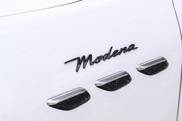 Balts Maserati Grecale 2023 Viļņa, ar dzinēja tilpumu 2.00 L un nobraukumu 43 tūkst. km par 62900 €, foto 10 vietnē AUTOMOTO.COM.LV