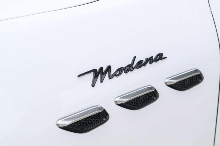Balts Maserati Grecale 2023 Viļņa, ar dzinēja tilpumu 2.00 L un nobraukumu 43 tūkst. km par 62900 €, foto 11 vietnē AUTOMOTO.COM.LV