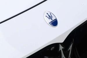 Balts Maserati Grecale 2023 Viļņa, ar dzinēja tilpumu 2.00 L un nobraukumu 43 tūkst. km par 62900 €, foto 12 vietnē AUTOMOTO.COM.LV