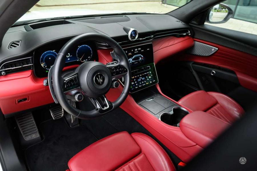 Balts Maserati Grecale 2023 Viļņa, ar dzinēja tilpumu 2.00 L un nobraukumu 43 tūkst. km par 62900 €, foto 14 vietnē AUTOMOTO.COM.LV