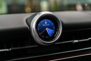 Balts Maserati Grecale 2023 Viļņa, ar dzinēja tilpumu 2.00 L un nobraukumu 43 tūkst. km par 62900 €, foto 24 vietnē AUTOMOTO.COM.LV