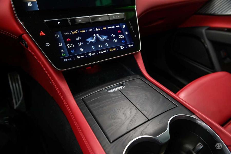 Balts Maserati Grecale 2023 Viļņa, ar dzinēja tilpumu 2.00 L un nobraukumu 43 tūkst. km par 62900 €, foto 25 vietnē AUTOMOTO.COM.LV