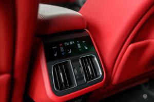 Balts Maserati Grecale 2023 Viļņa, ar dzinēja tilpumu 2.00 L un nobraukumu 43 tūkst. km par 62900 €, foto 31 vietnē AUTOMOTO.COM.LV