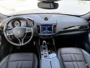 Melns Maserati Levante 2017 Kauņa, ar dzinēja tilpumu 2.98 L un nobraukumu 121 tūkst. km par 23000 €, foto 7 vietnē AUTOMOTO.COM.LV