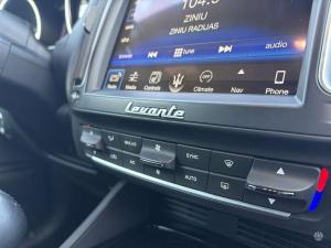 Melns Maserati Levante 2017 Kauņa, ar dzinēja tilpumu 2.98 L un nobraukumu 121 tūkst. km par 23000 €, foto 8 vietnē AUTOMOTO.COM.LV