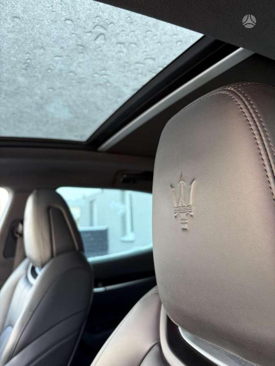 Melns Maserati Levante 2017 Kauņa, ar dzinēja tilpumu 2.98 L un nobraukumu 121 tūkst. km par 23000 €, foto 9 vietnē AUTOMOTO.COM.LV
