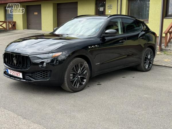 Black Maserati Levante 2018 in Alytus, with an engine capacity of 3.00 L and mileage of 186 thousand km for 27555 €, photo 6 on AUTOMOTO.COM.LV