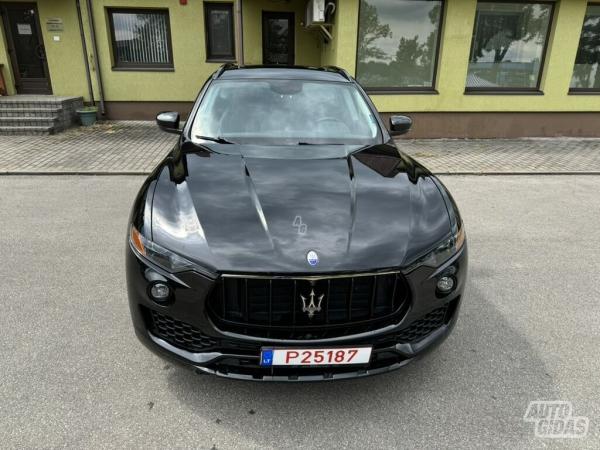 Black Maserati Levante 2018 in Alytus, with an engine capacity of 3.00 L and mileage of 186 thousand km for 27555 €, photo 7 on AUTOMOTO.COM.LV