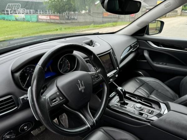 Black Maserati Levante 2018 in Alytus, with an engine capacity of 3.00 L and mileage of 186 thousand km for 27555 €, photo 9 on AUTOMOTO.COM.LV