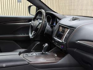 Melns Maserati Levante 2018 Marijampole, ar dzinēja tilpumu 2.98 L un nobraukumu 78 tūkst. km par 26500 €, foto 23 vietnē AUTOMOTO.COM.LV