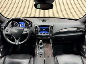 Melns Maserati Levante 2018 Marijampole, ar dzinēja tilpumu 2.98 L un nobraukumu 78 tūkst. km par 26500 €, foto 24 vietnē AUTOMOTO.COM.LV