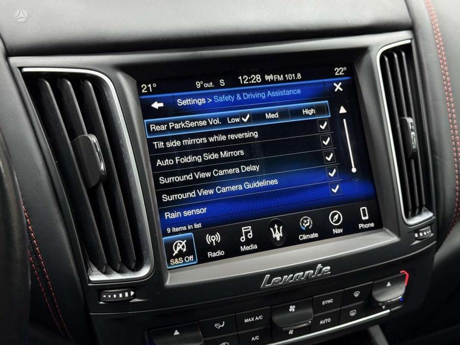 Melns Maserati Levante 2018 Marijampole, ar dzinēja tilpumu 2.98 L un nobraukumu 78 tūkst. km par 26500 €, foto 34 vietnē AUTOMOTO.COM.LV