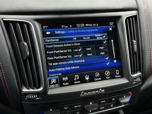 Melns Maserati Levante 2018 Marijampole, ar dzinēja tilpumu 2.98 L un nobraukumu 78 tūkst. km par 26500 €, foto 35 vietnē AUTOMOTO.COM.LV